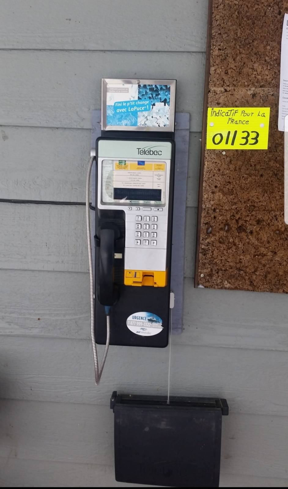Relais 22 phone booth - General Discussion - QuébecRider.com